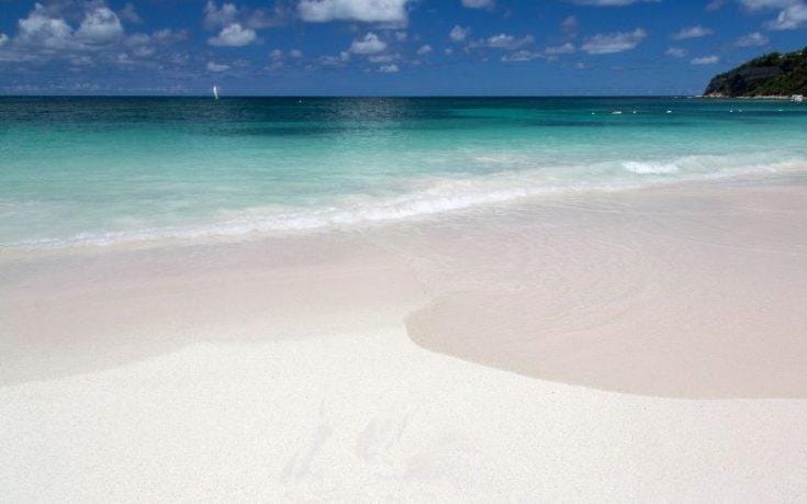 Discover the Best 11 Antigua Beaches to Visit This Year