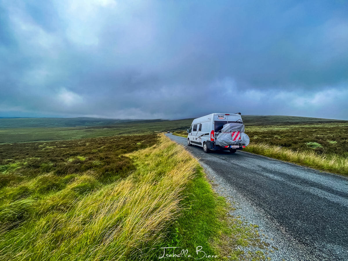 Driving in Ireland: 18 Must-Read Tips for and Amazing Trip!