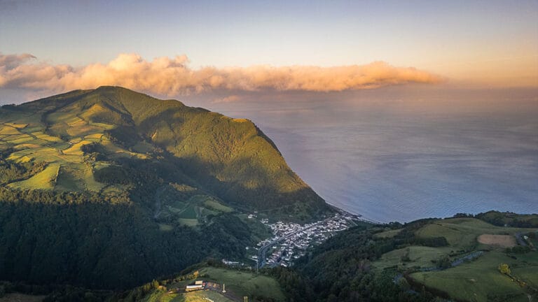 15 Amazing Warm Places to Travel in October